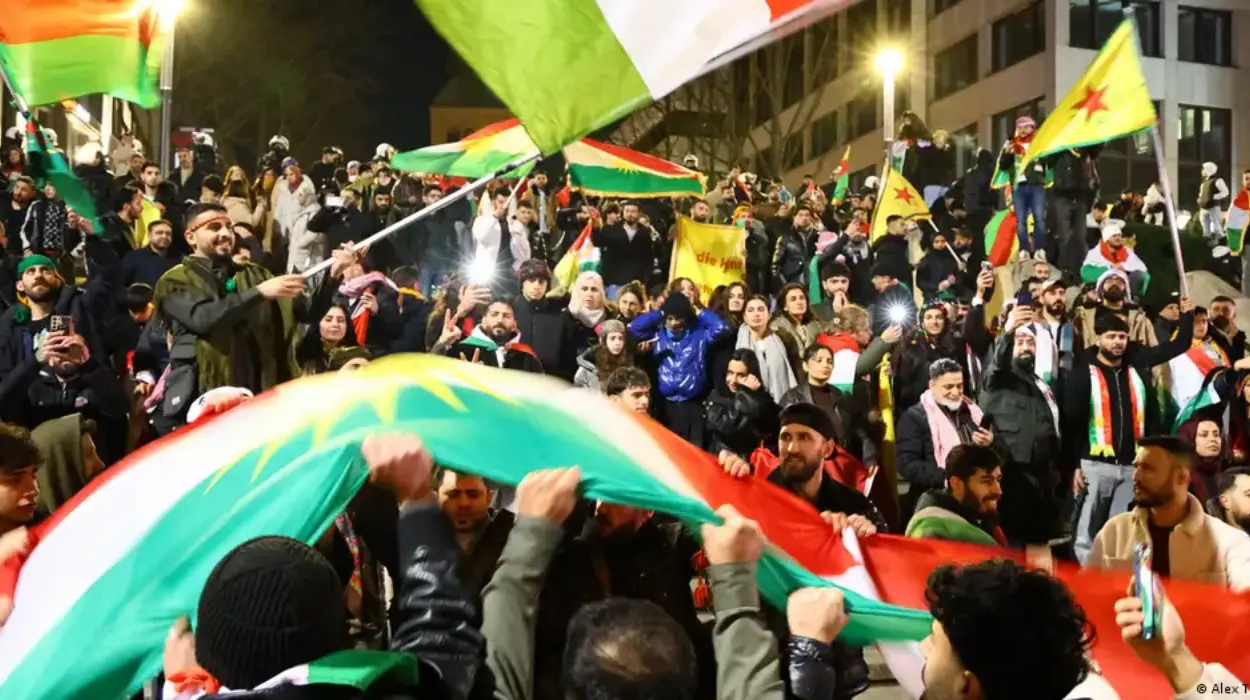 Deutschland: Tausende beteiligen sich an pro-kurdischen Protesten
